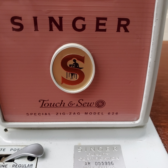 Singer | Other | Vintage Pink Singer Sewing Machine With Zig Zag | Poshmark